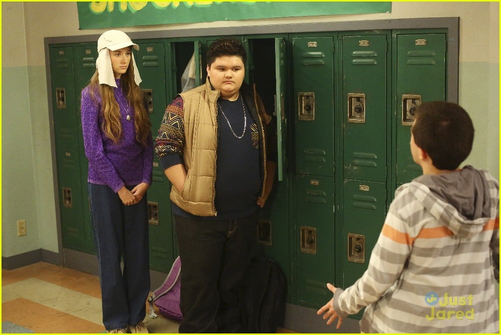 Axl Gets A Job On Tonight's 'The Middle' | Photo 926726 - Photo Gallery ...