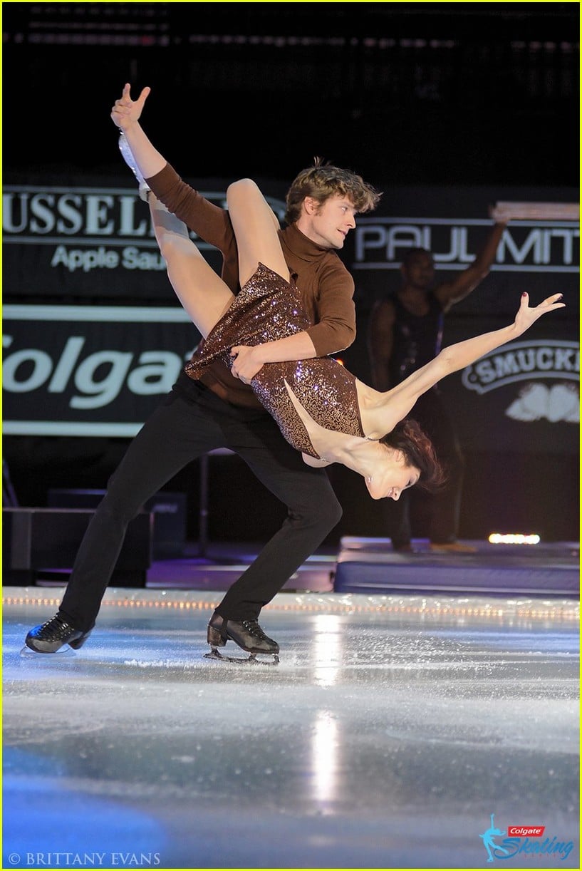 Olivia Holt & MAX Perform In Colgate Skating & Gymnastics Spectacular ...