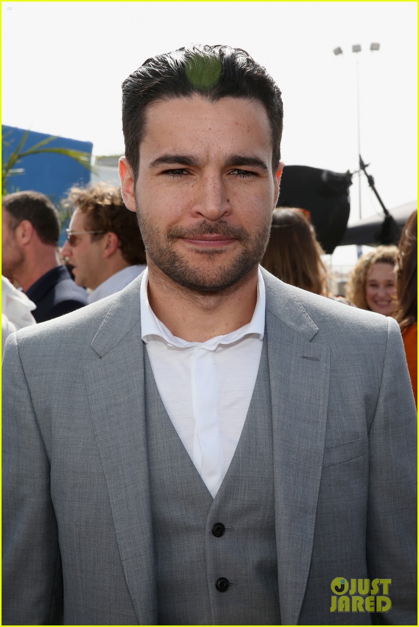 Olivia Cooke Supports Boyfriend Christopher Abbott at Independent ...