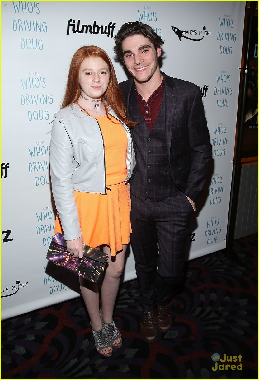 RJ Mitte Calls Out Everyone's Assumptions About Disabilities in ...