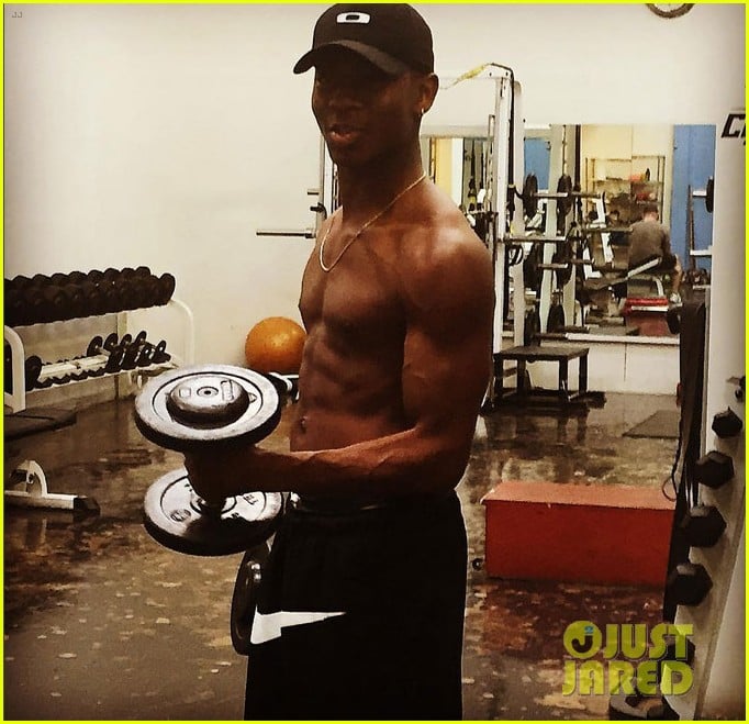 Full Sized Photo of power rangers guys shirtless workout 03 | 'Power ...