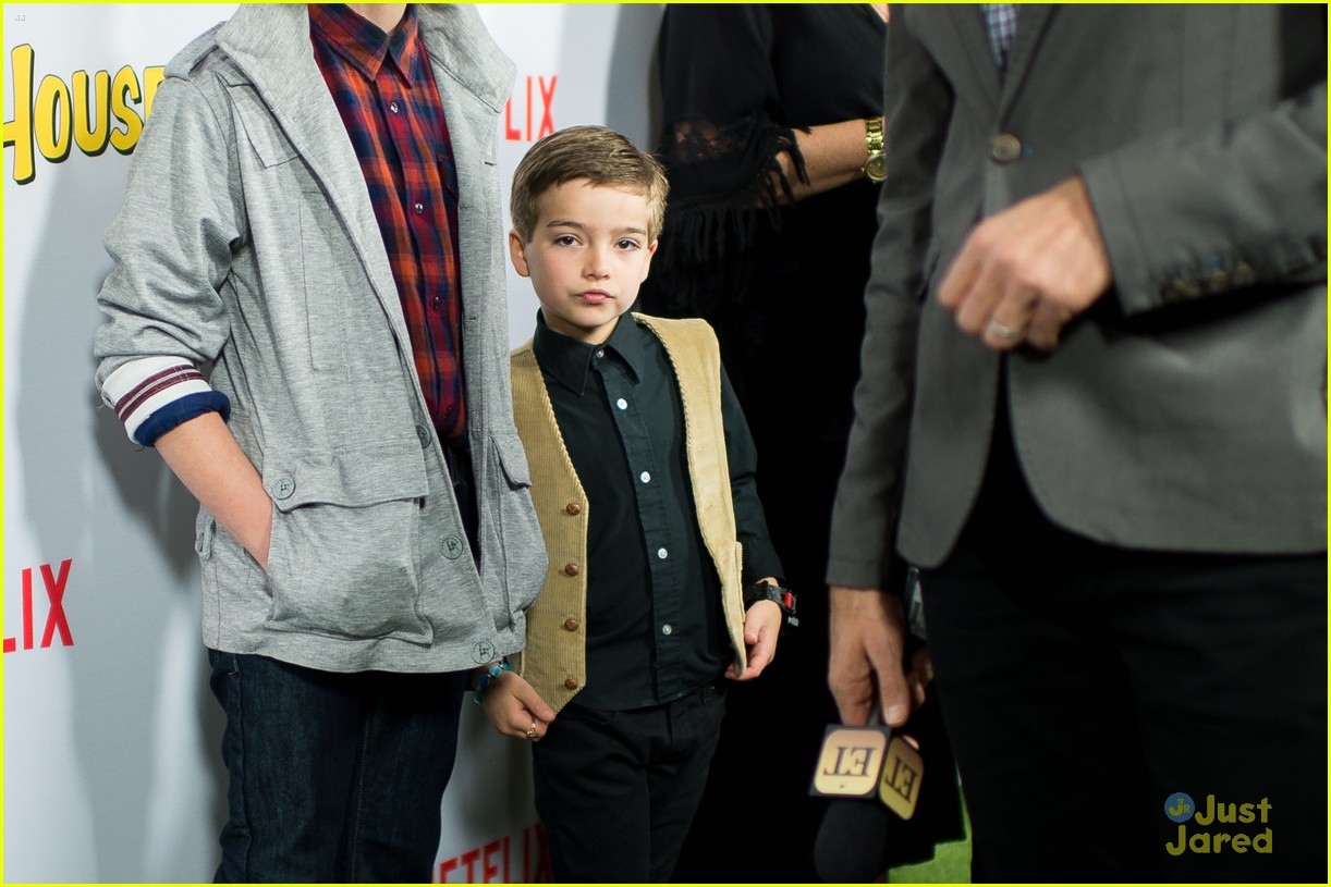 Soni Nicole Bringas Hits 'Fuller House' Premiere at The Grove with Josh ...