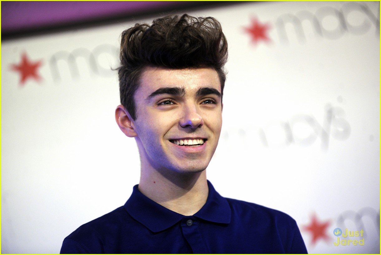Nathan Sykes Serenades Crowd at Macy's Valentine's Day Celebration ...