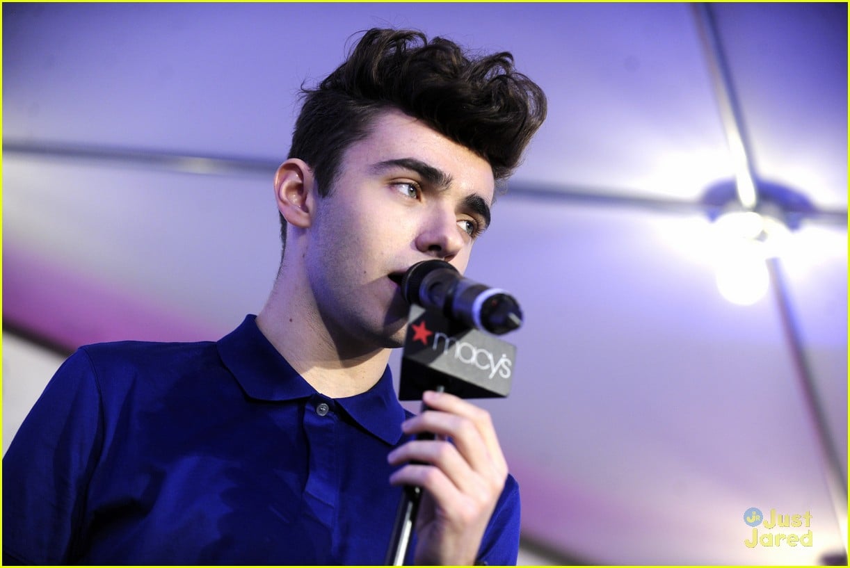 Nathan Sykes Serenades Crowd at Macy's Valentine's Day Celebration ...