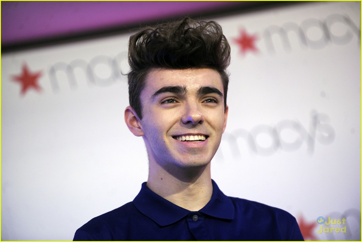 Nathan Sykes Serenades Crowd at Macy's Valentine's Day Celebration ...