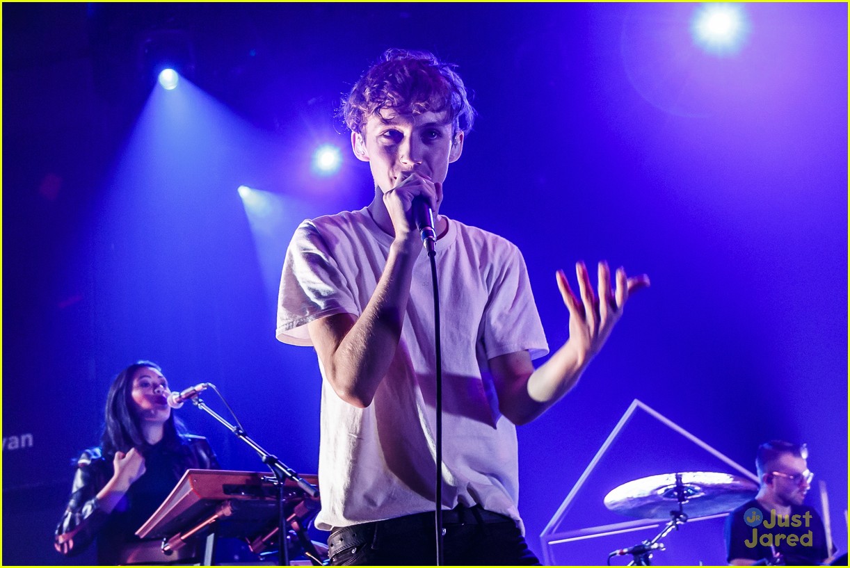 Troye Sivan Says 'Heaven' Is His Favorite Song Off 'Blue Neighborhood ...
