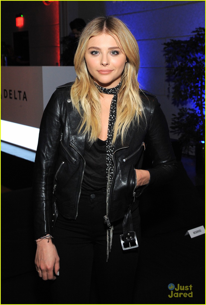 Full Sized Photo of victoria justice chloe moretz ariel winter delta ...