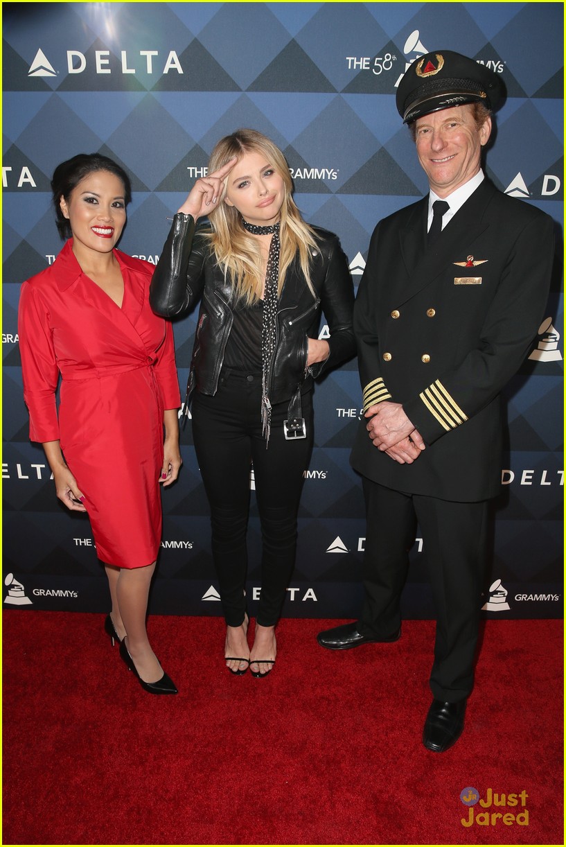 Victoria Justice & Ariel Winter Hit Delta Air Lines' Pre Grammy ...