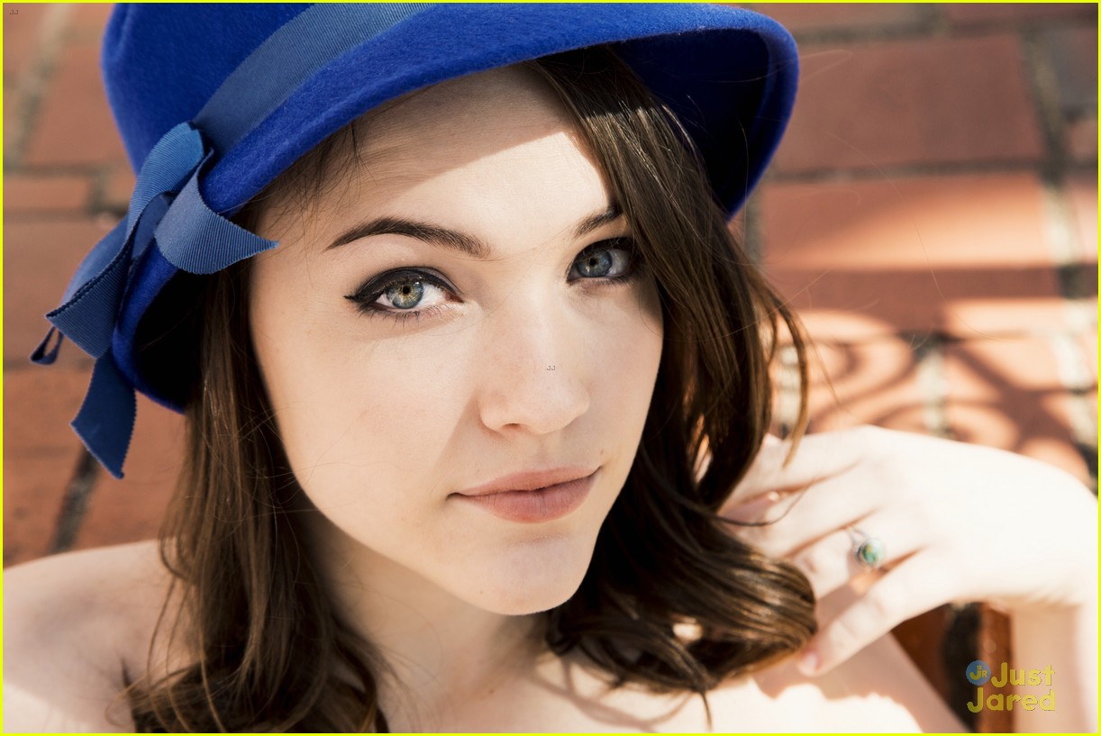 Get to Know 'The Flash' Actress Violett Beane With These 10 Fun Facts ...