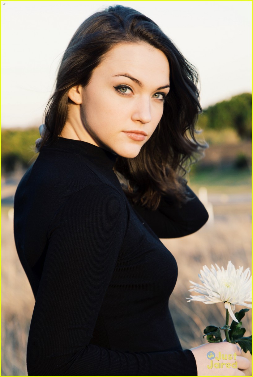 Get to Know 'The Flash' Actress Violett Beane With These 10 Fun Facts ...