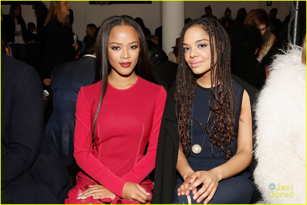 Willow Shields Reunites With Pregnant Jena Malone at NYFW | Photo ...