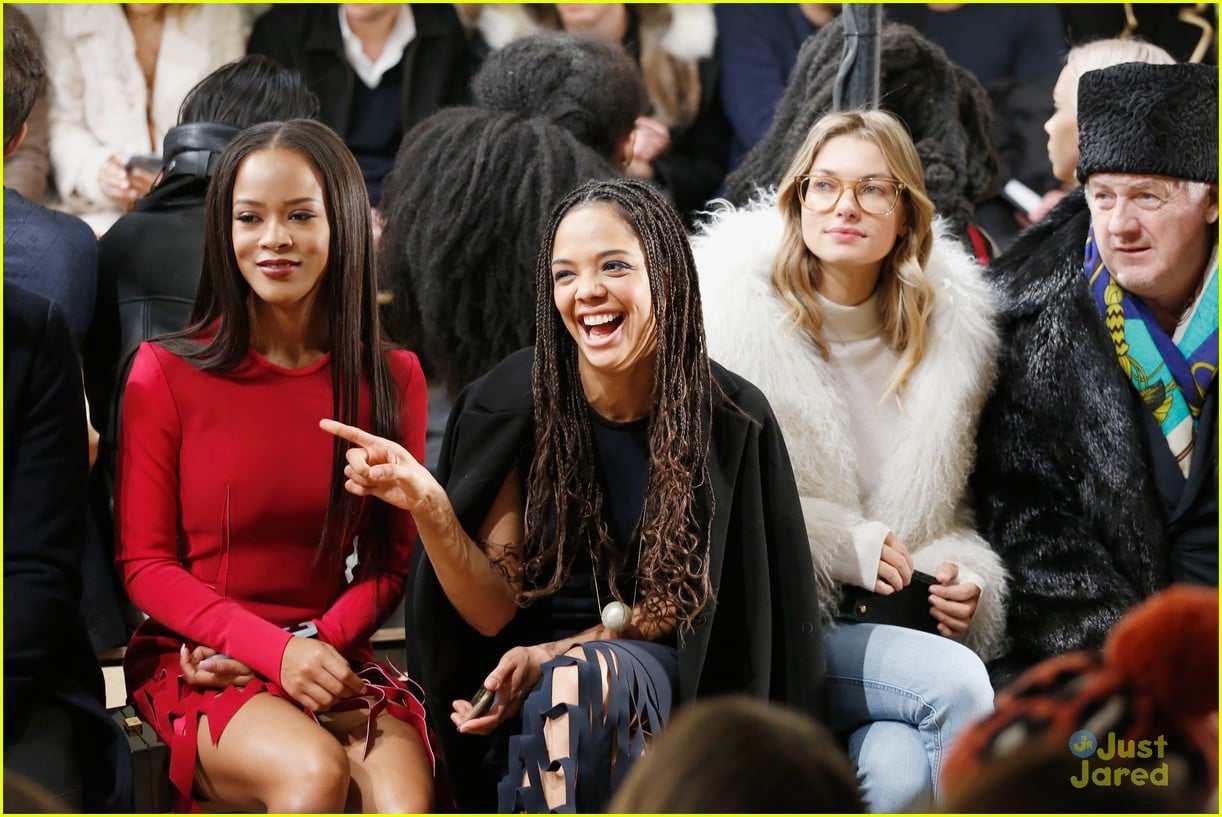 Willow Shields Reunites With Pregnant Jena Malone at NYFW | Photo ...