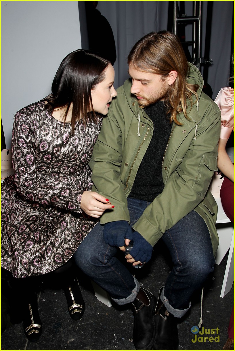 Full Sized Photo of jena malone baby bump willow reunion jill stuart ...