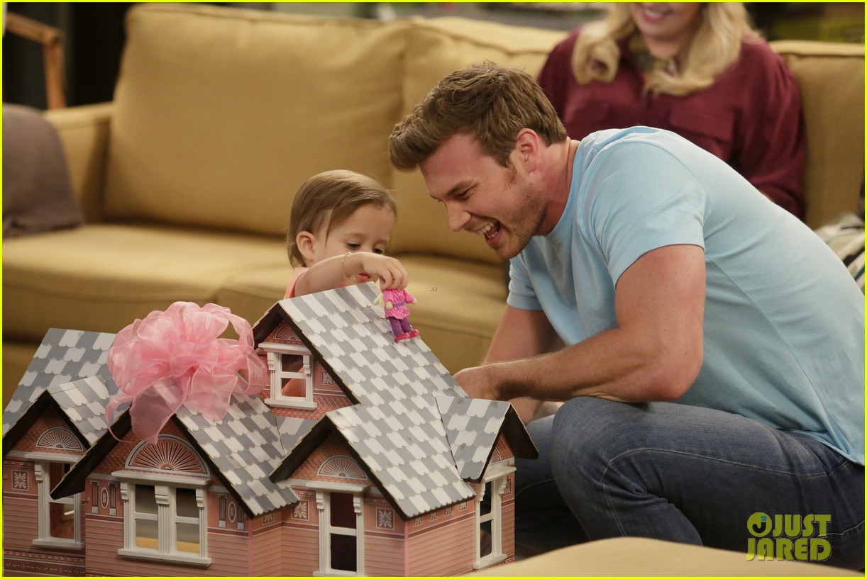 Things Get Awkward Between Ben & Riley on Tonight's 'Baby Daddy ...