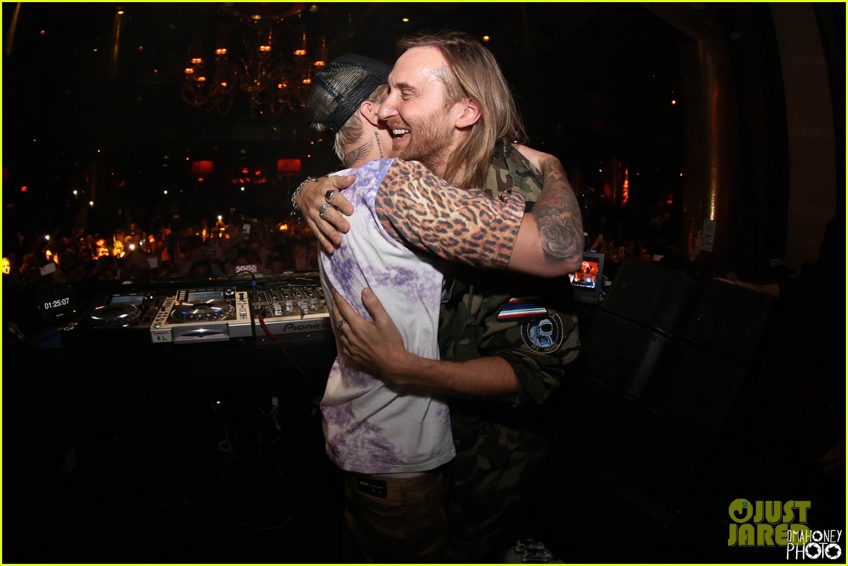 Justin Bieber Hits Up David Guetta's Set at Wynn Las Vegas After Concert | Photo 947315 - Photo ...