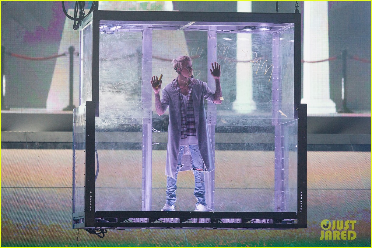 Justin Bieber Begins 'Purpose World Tour' in Seattle - Peep the ...