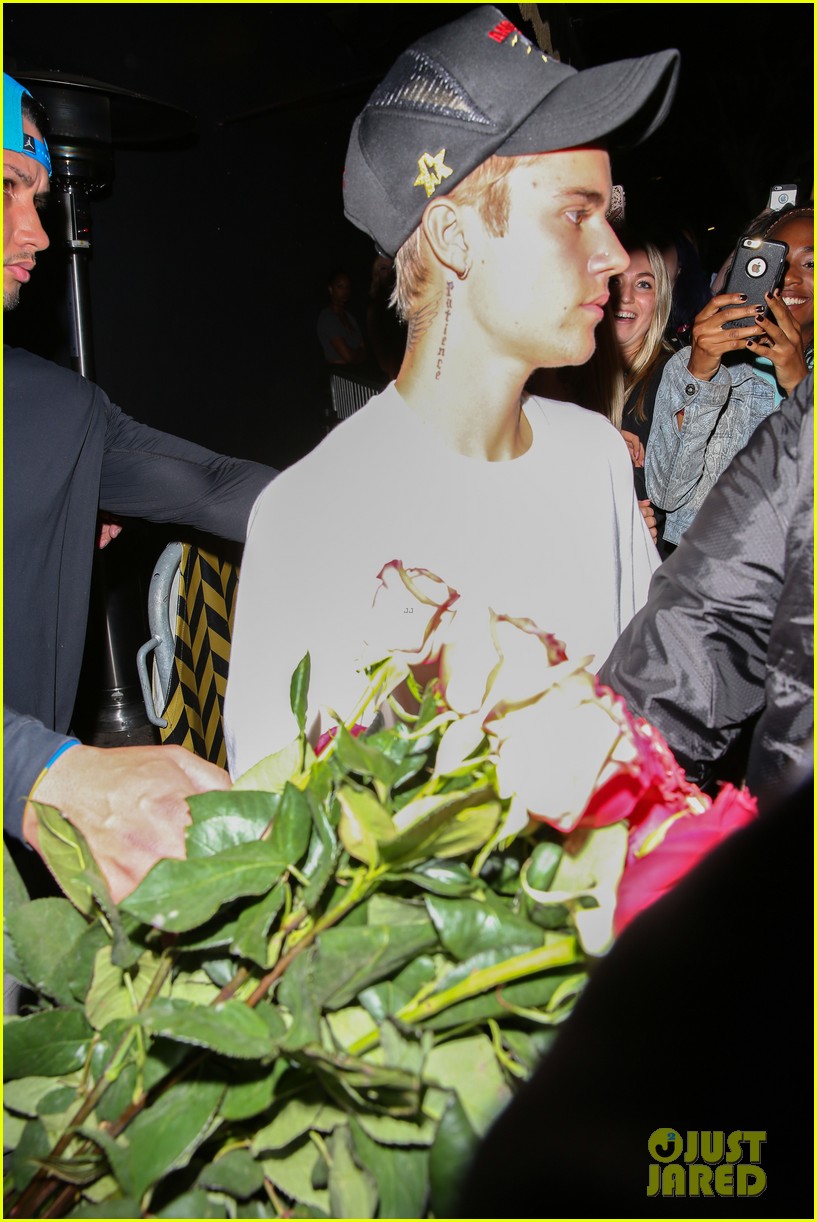 Justin Bieber Parties With the Kardashians After L.A. Show | Photo ... Justin Bieber Parties With the Kardashians After L.A. Show | Photo ...