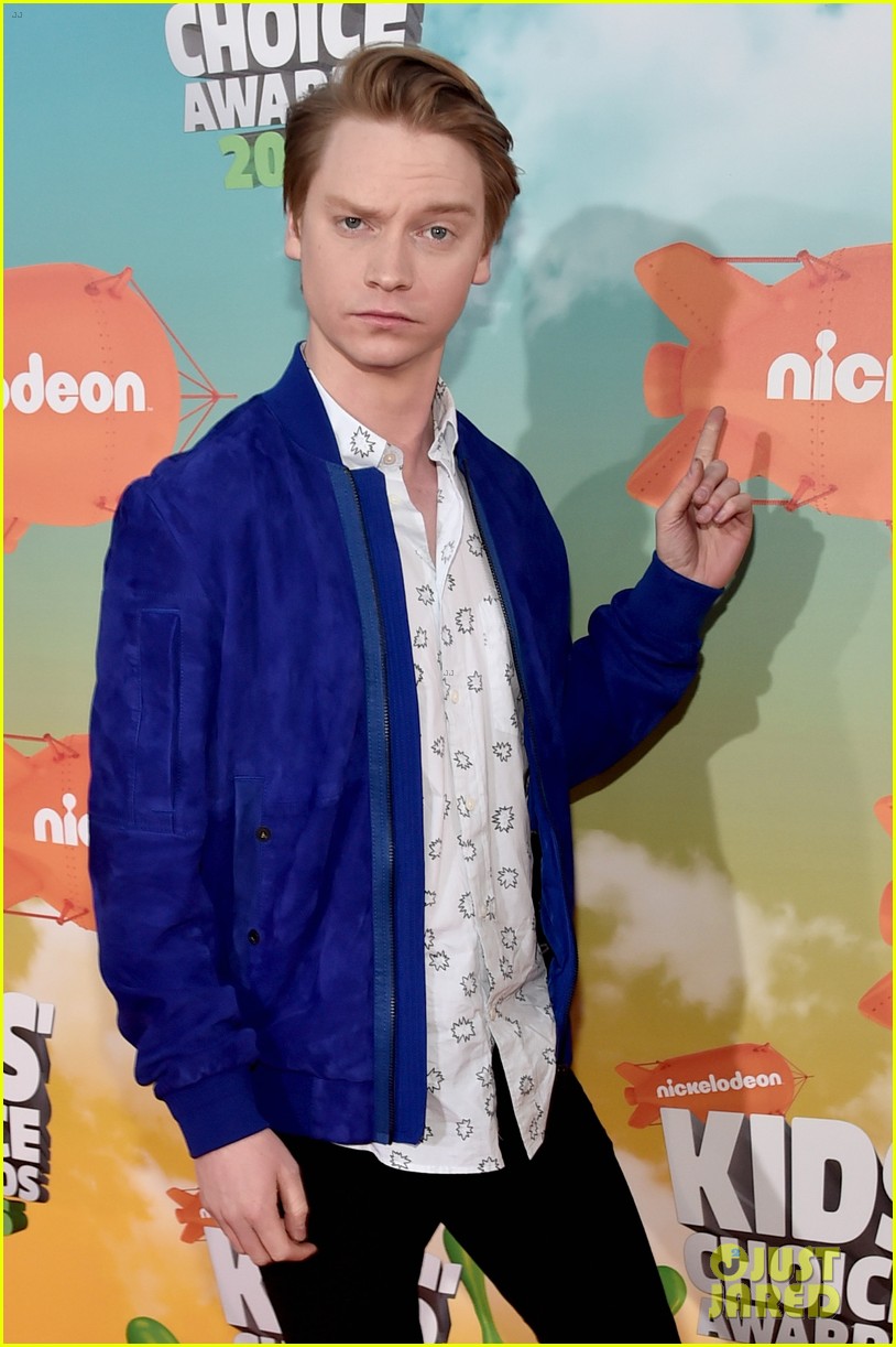 Calum Worthy Goofs Around on the Kids Choice Awards 2016 Orange Carpet ...