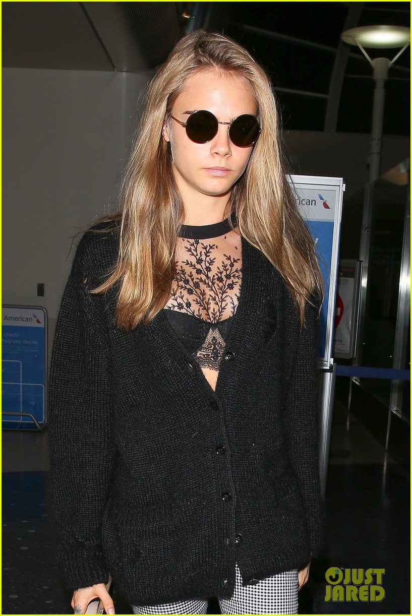 Full Sized Photo of cara delevingne first valerian image released 18 ...