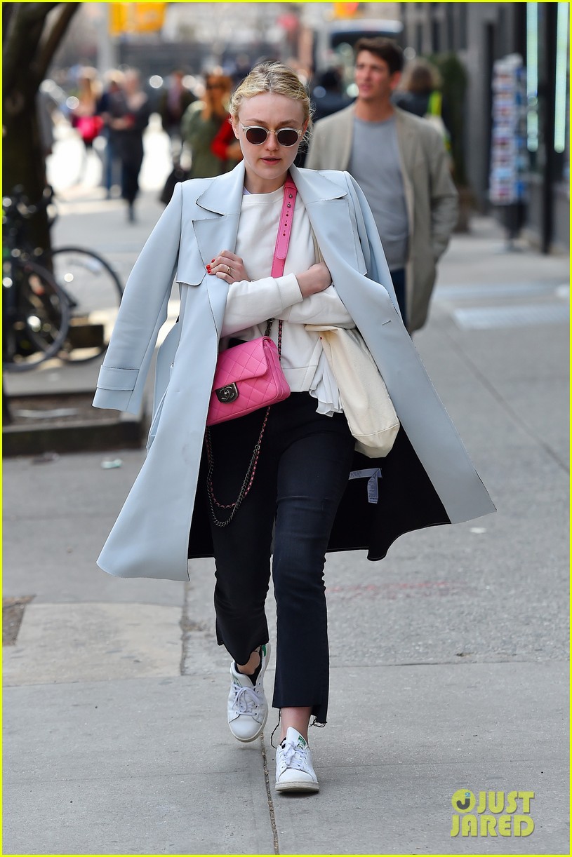 Dakota Fanning Introduces Dog Lewellen on Instagram | Photo 946552 ...