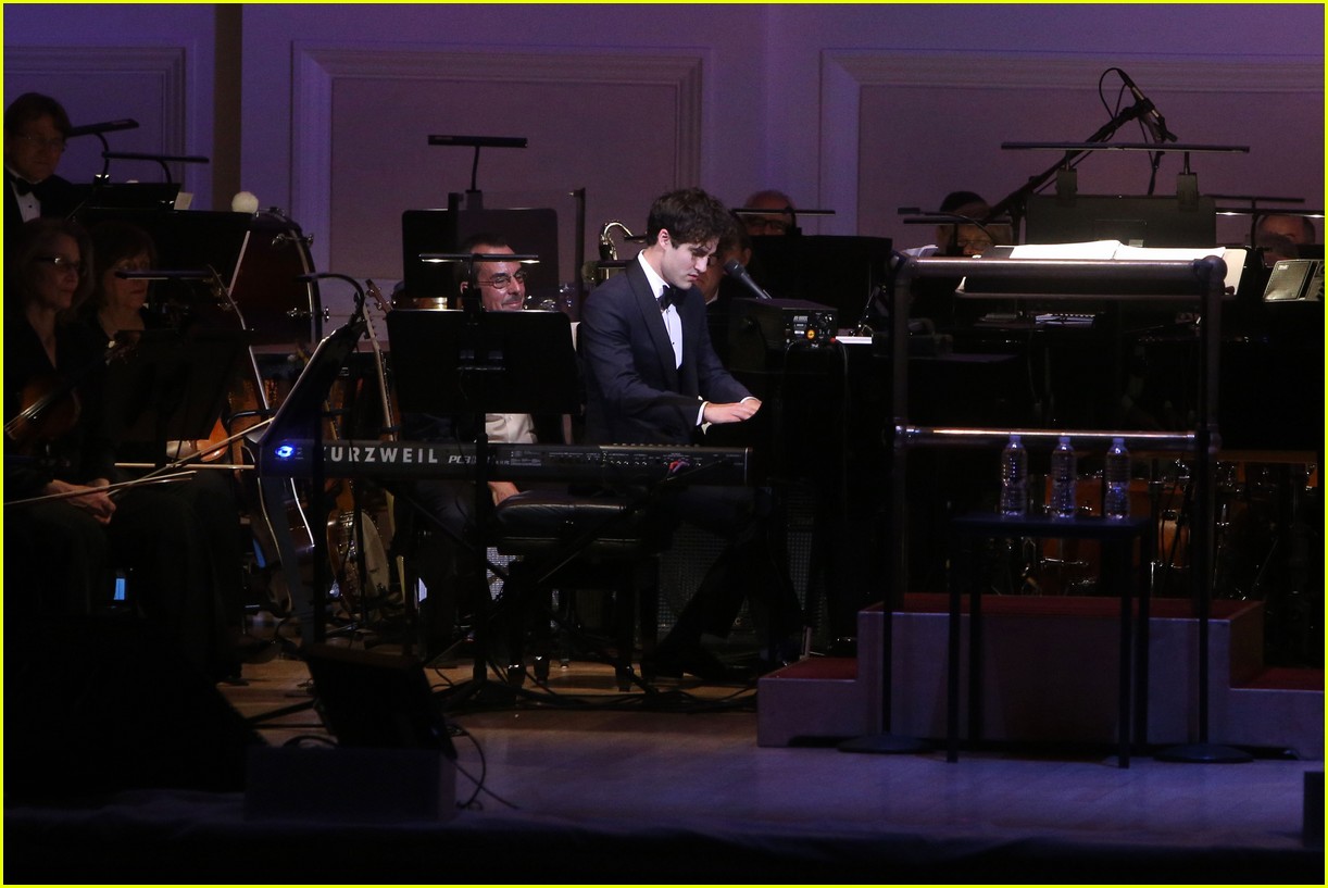 Darren Criss Sings His Heart Out For 'Broadway Today' Benefit Concert ...