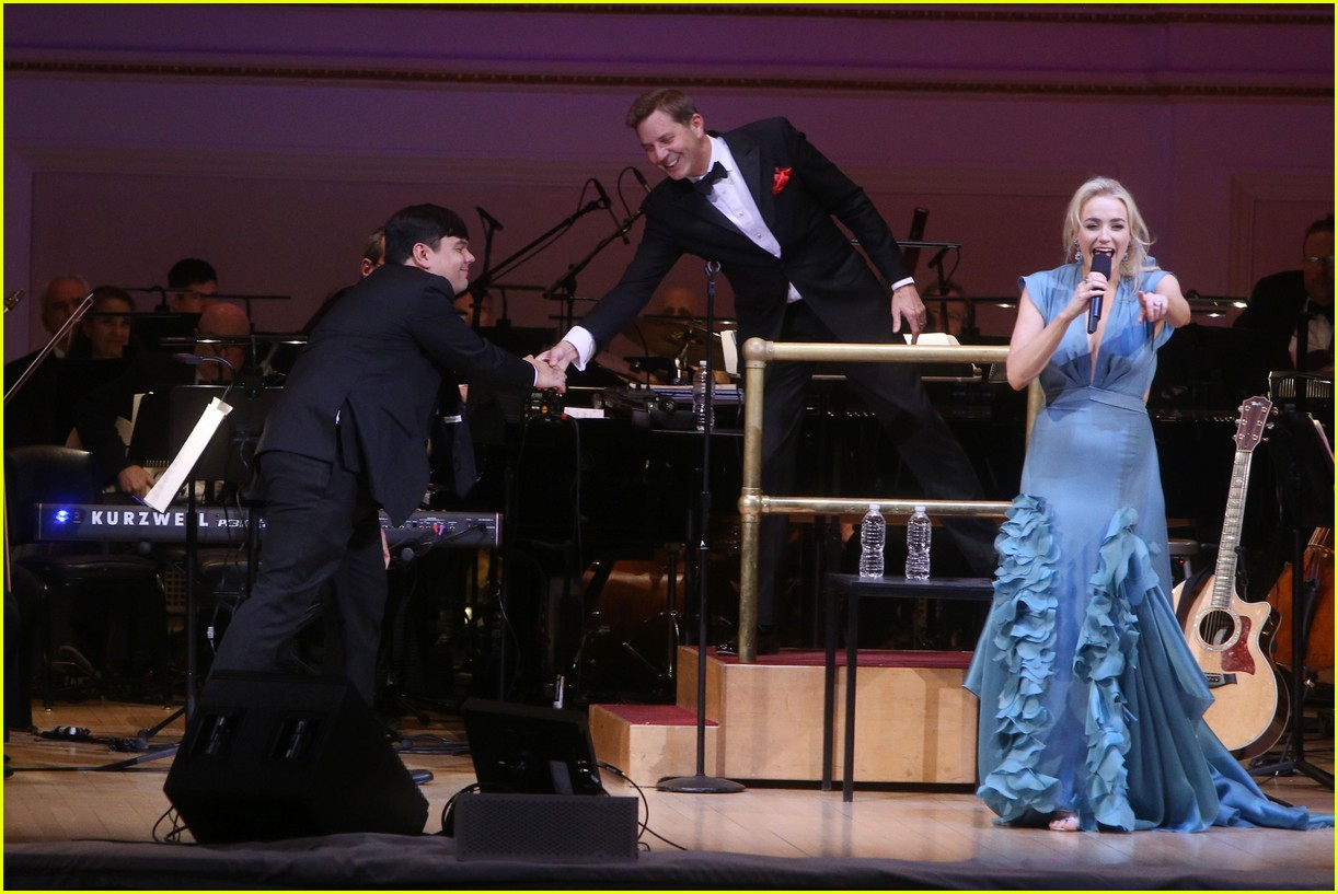 Darren Criss Sings His Heart Out For 'Broadway Today' Benefit Concert ...