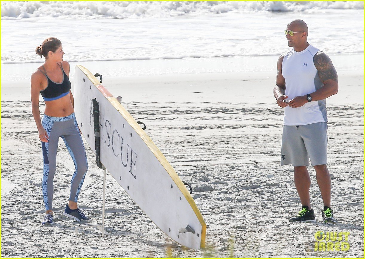 Full Sized Photo of zac efron alexandra daddario baywatch beach set 40 ...