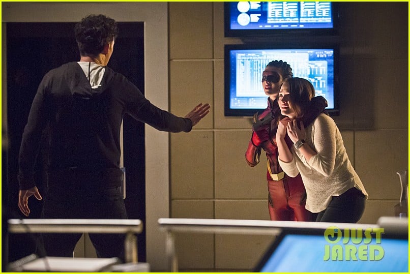 Full Sized Photo of the flash trajectory trailer stills 03 | 'The Flash ...