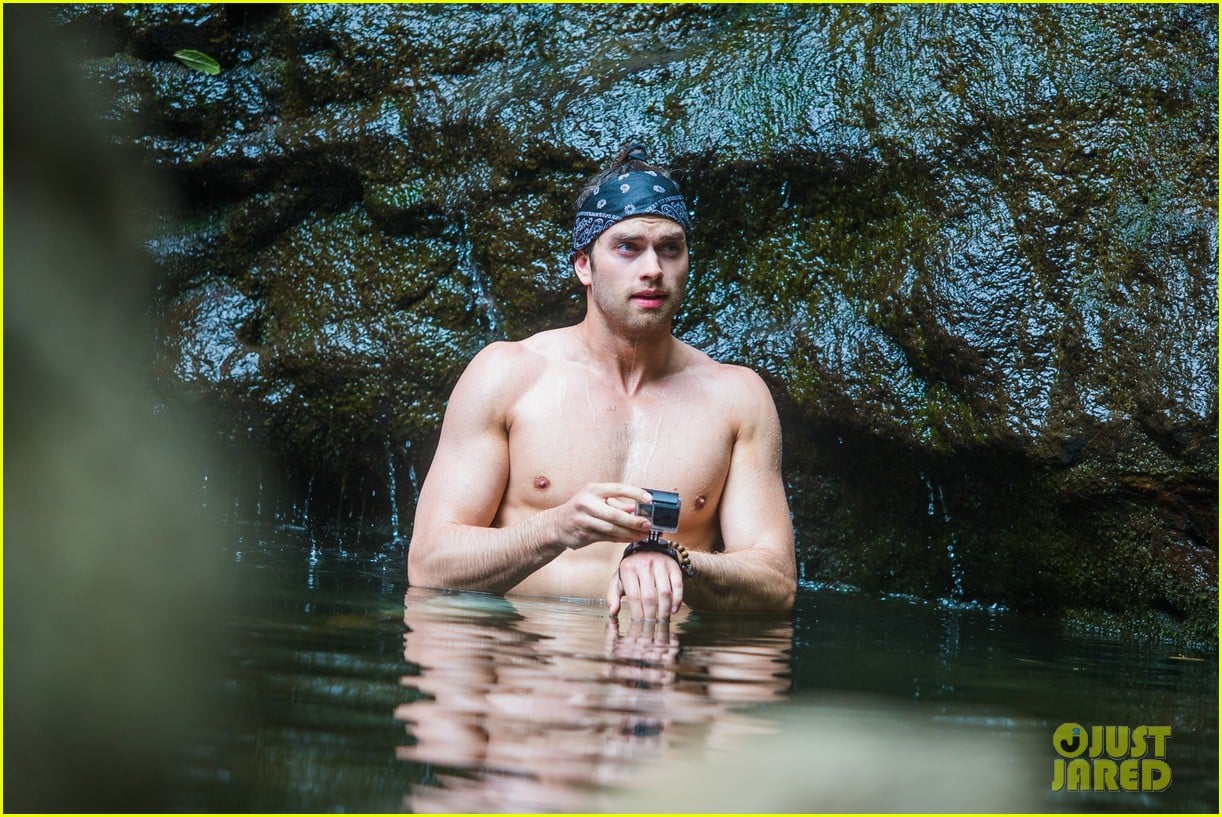 Pierson Fode Puts His Six-Pack on Display in Hawaii | Photo 948020 ...