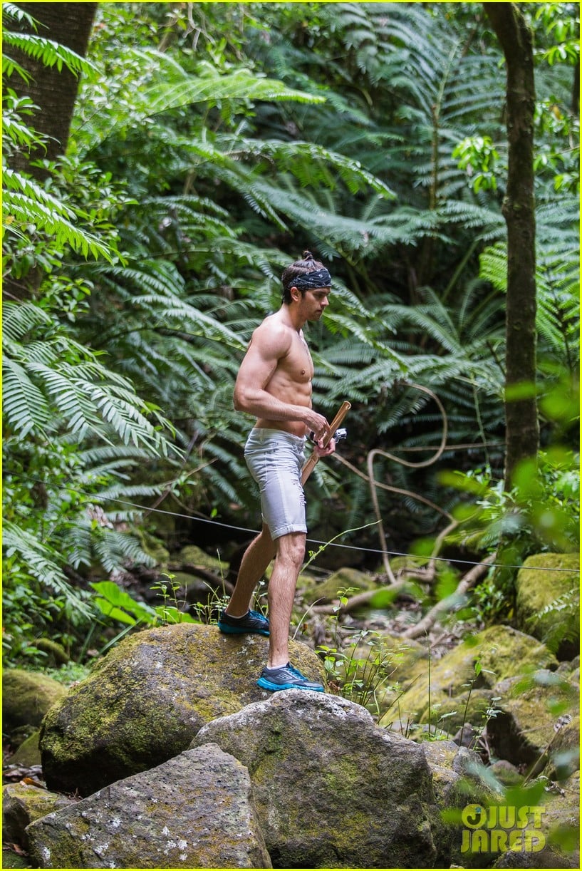Full Sized Photo of pierson fode shirtless in hawaii 18 | Pierson Fode ...