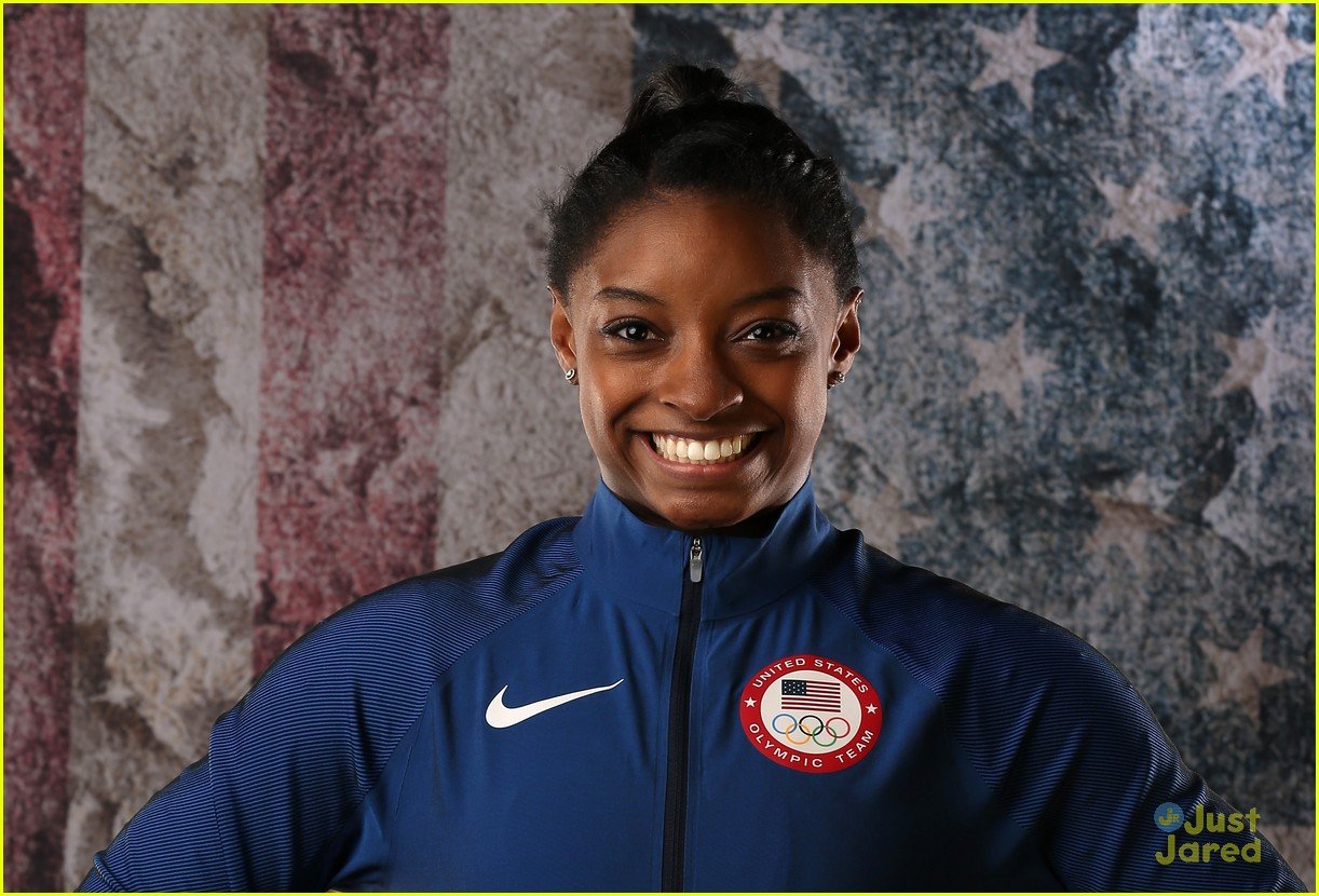 Gabby Douglas & Aly Raisman Talk About Age In Gymnastics While Olympic ...