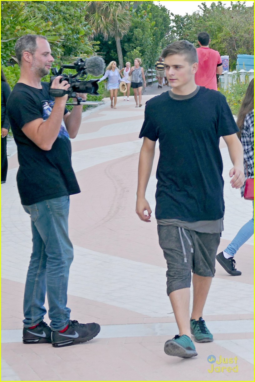 Martin Garrix Teams Up With 7UP For Amazing Concert for the Deaf ...