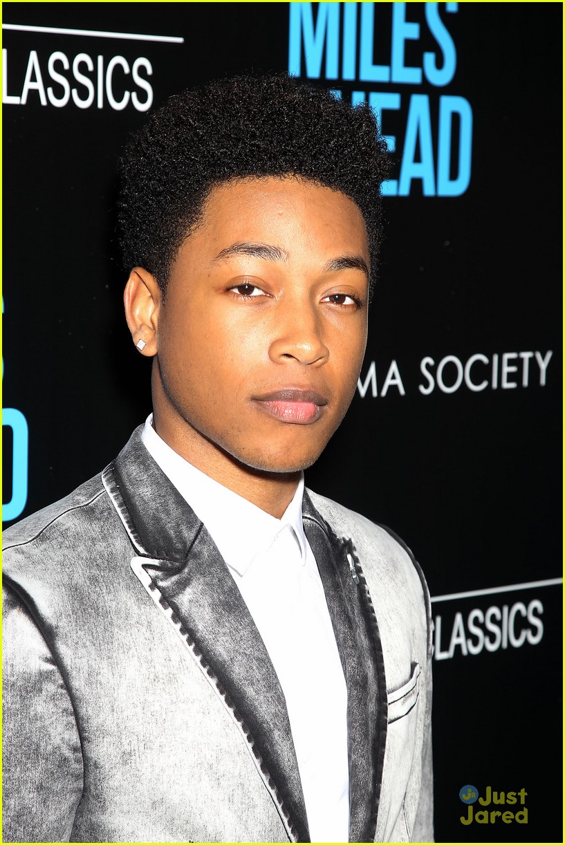 Jacob Latimore Checks Out 'Miles Ahead' Premiere in NYC | Photo 946350 ...