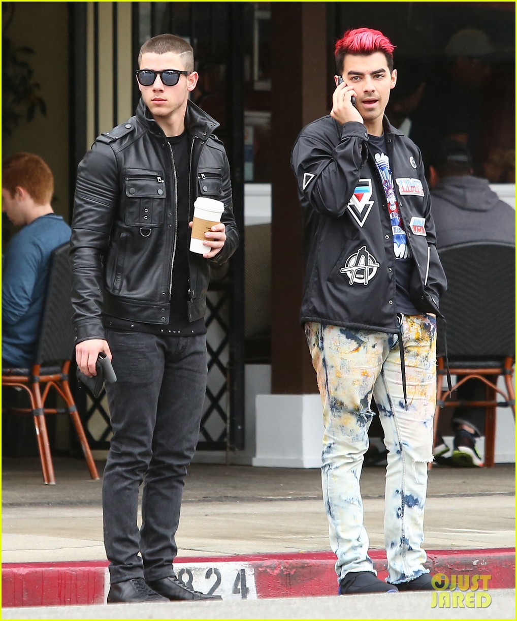 Joe & Nick Jonas Say They Compete Over Girls! | Photo 940247 - Photo ...
