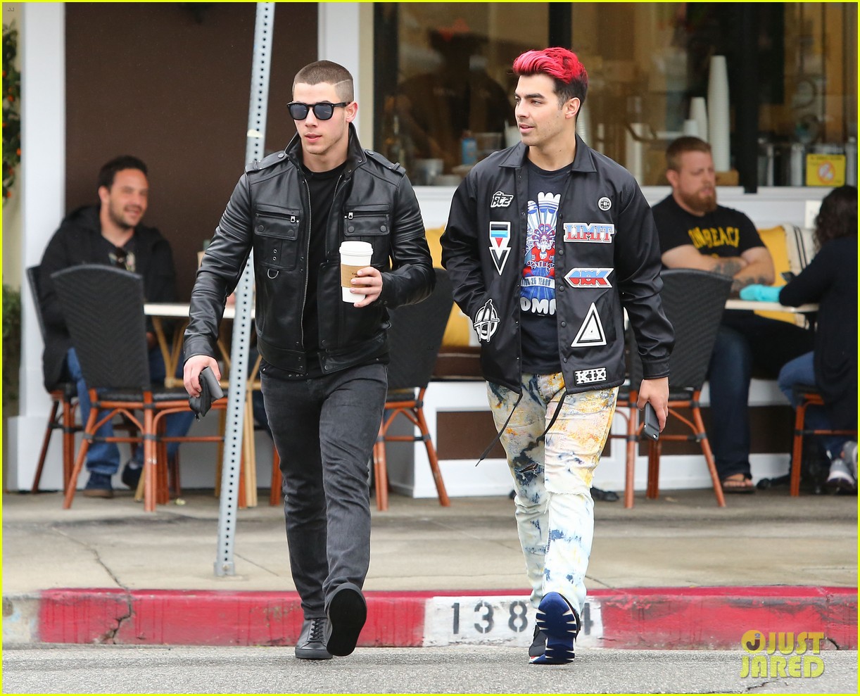 Joe & Nick Jonas Say They Compete Over Girls! | Photo 940253 - Photo ...