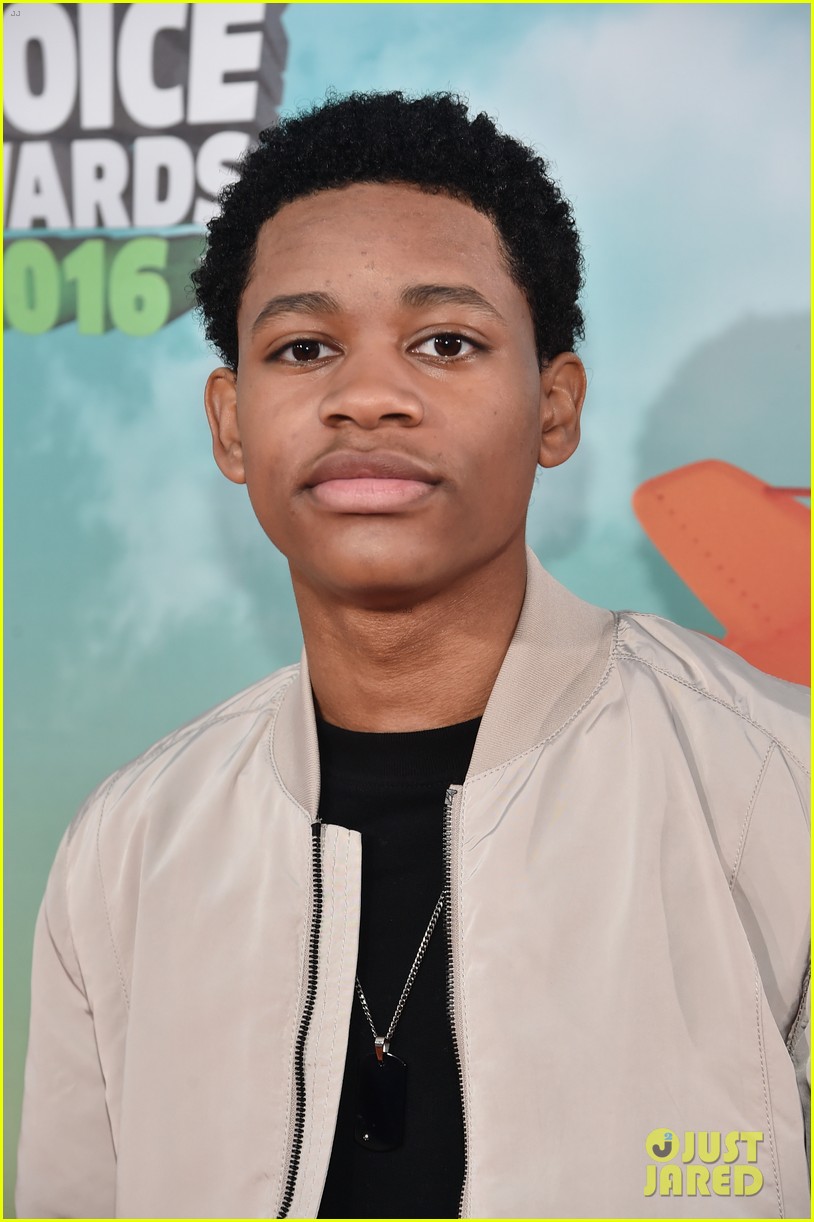 'Lab Rats' Stars Kelli Berglund & Tyrel Jackson Williams Arrive at Kids ...