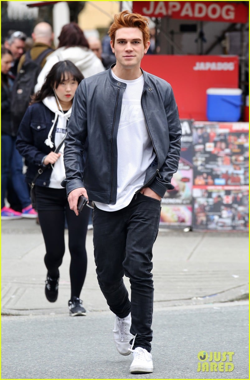 KJ Apa Shows Off Red Archie Hair in Vancouver! | Photo 945355 - Photo ...