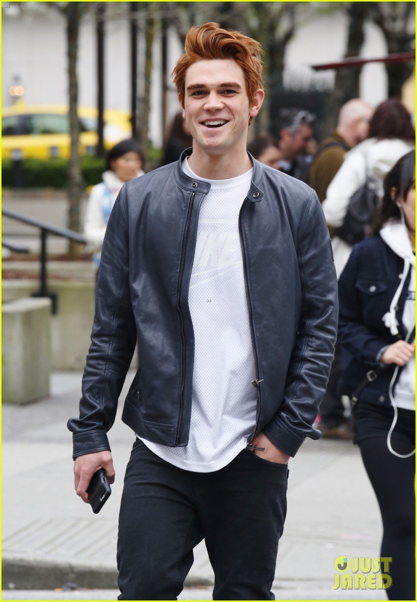 KJ Apa Shows Off Red Archie Hair in Vancouver! | Photo 945357 - Photo ...