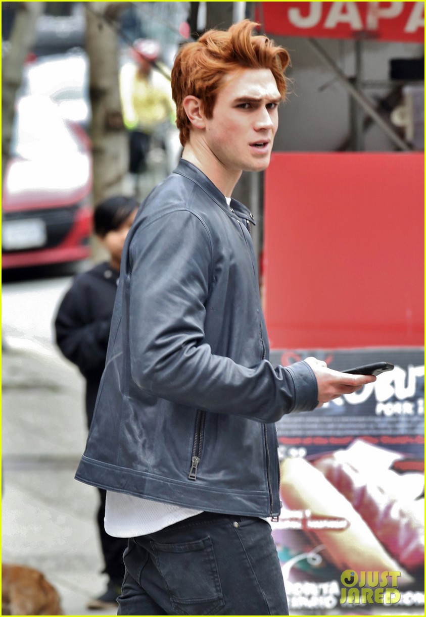 KJ Apa Shows Off Red Archie Hair in Vancouver! | Photo 945359 - Photo ...