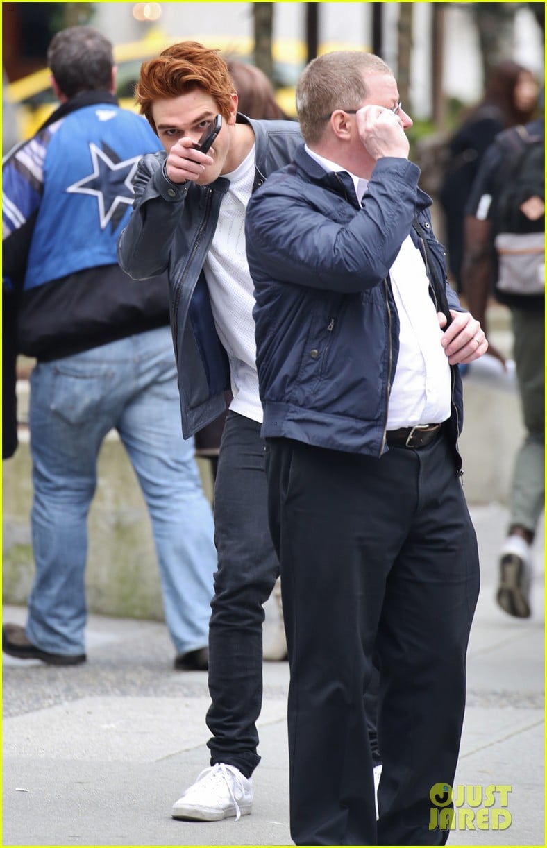 KJ Apa Shows Off Red Archie Hair in Vancouver! | Photo 945362 - Photo ...