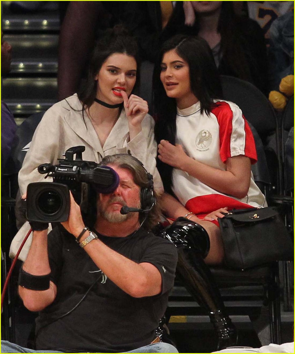 Kylie Jenner Slams Rob Kardashian Feud Rumors: 'I See Him All the Time ...