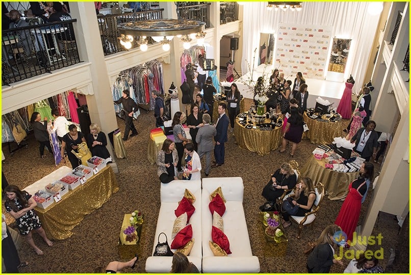 Laura Marano Joins TLC's Say Yes To The Prom Event; Makes Prom Dreams ...