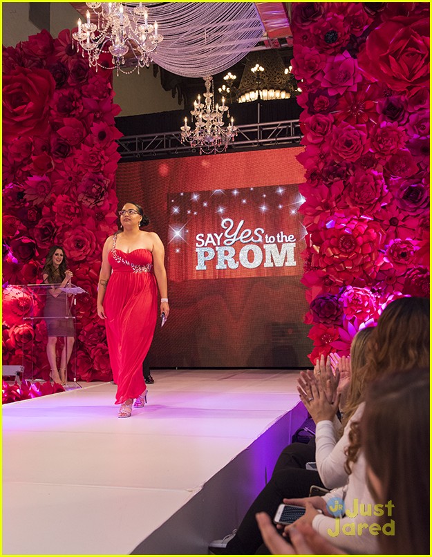Laura Marano Joins TLC's Say Yes To The Prom Event; Makes Prom Dreams ...