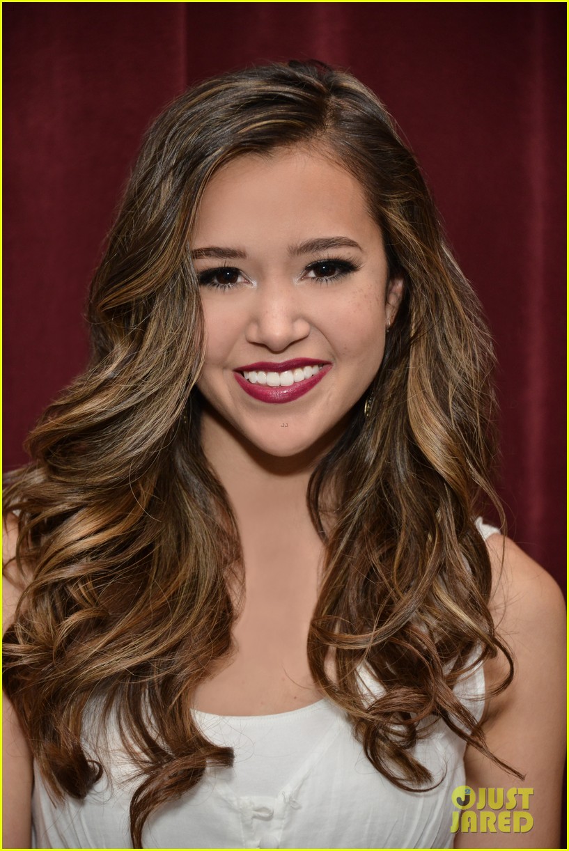 Megan Nicole Teams Up With Netflix's 'Popples'! | Photo 936187 - Photo ...