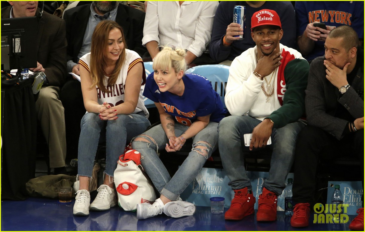 Miley Cyrus Shows Off New Engagement Ring At NY Knicks Game in NYC ...