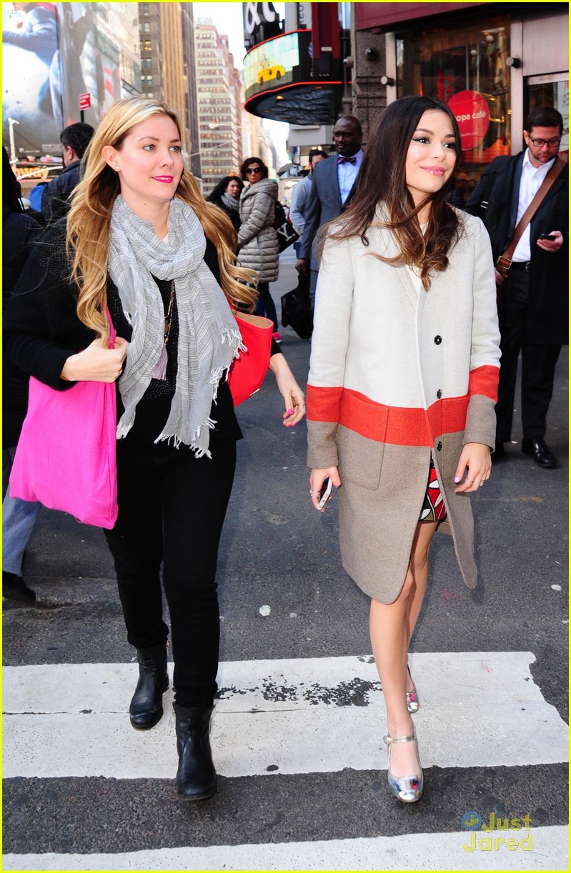 Miranda Cosgrove Sort Of Still Lives With Her Parents | Photo 943837 ...