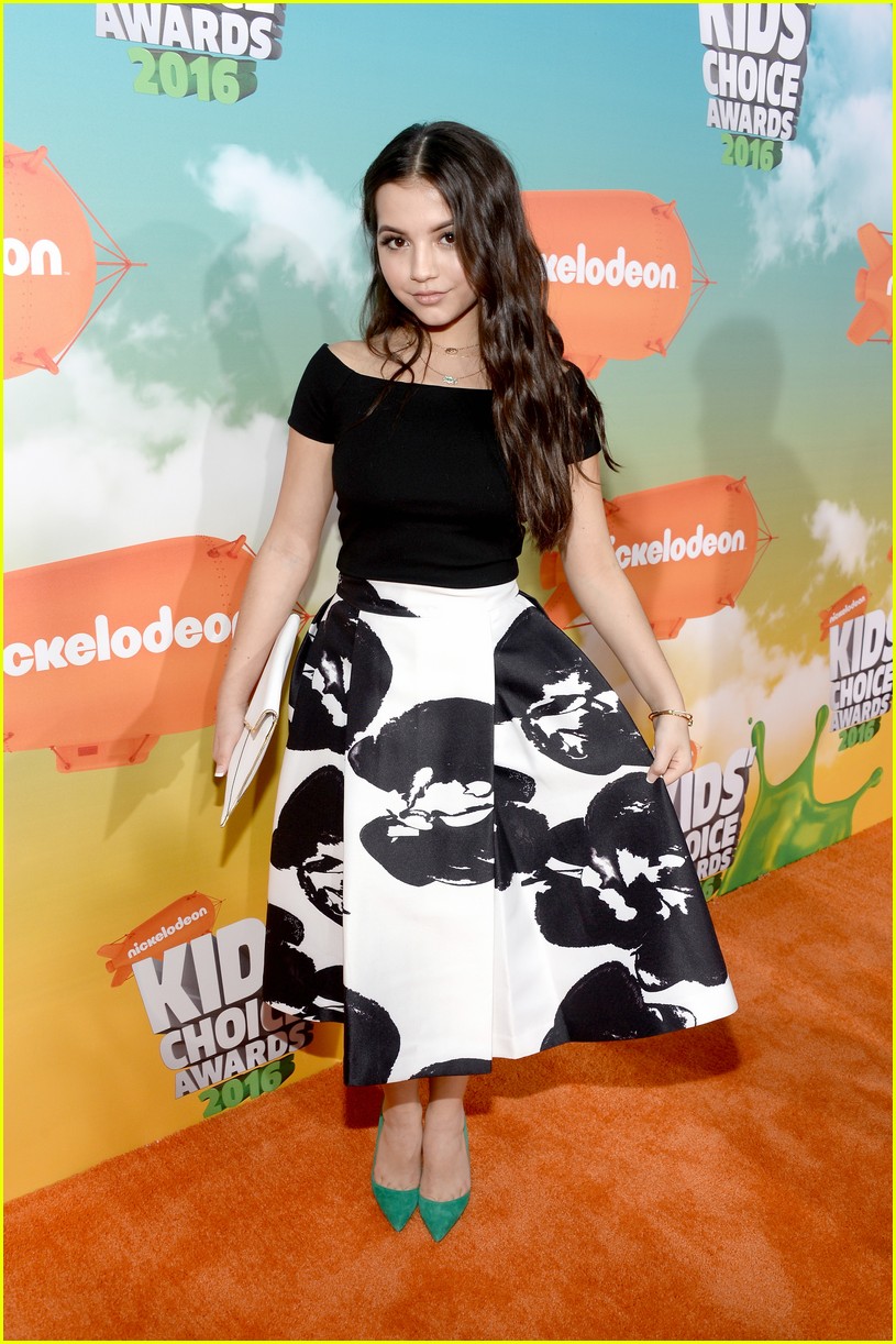 Isabela Moner & Owen Joyner Join Forces on Kids Choice Awards 2016 ...