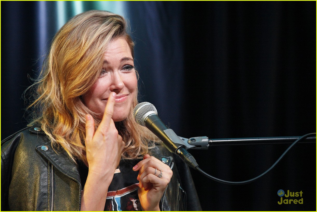 Rachel Platten's Fans Take Care of Her On Tour While She's Sick | Photo ...