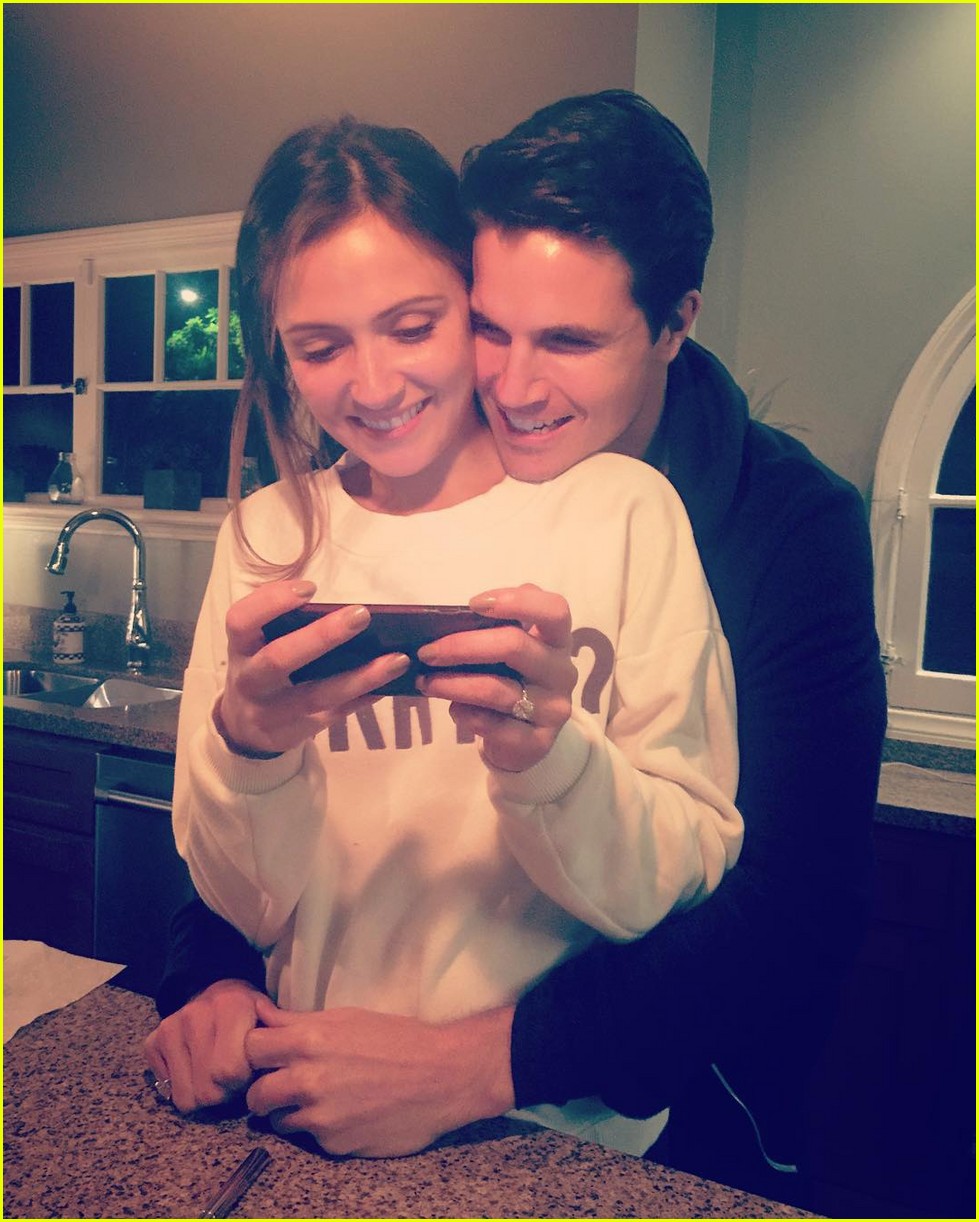 Robbie Amell Talks Wedding To Italia Ricci: 'She Freaked Out Over ...