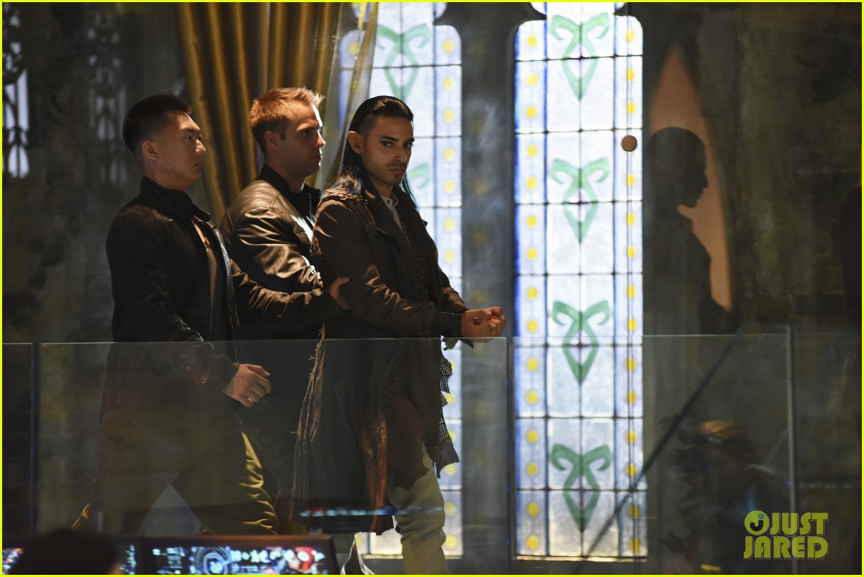 The 'Shadowhunters' Go After Valentine Tonight | Photo 938312 - Photo ...